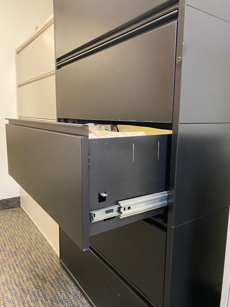 Side Mount vs Undermount Drawer Slides: How to Choose - Woodworker ...